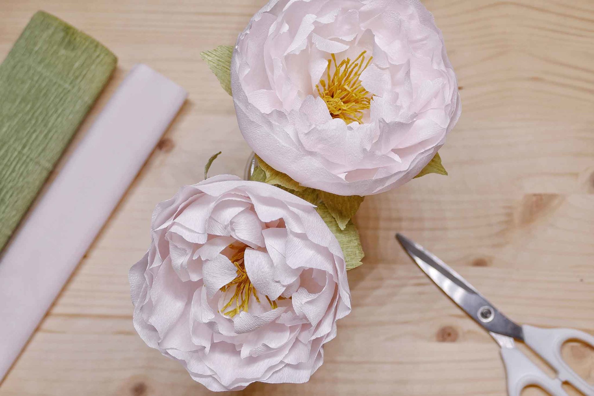 Comment faire des fleurs en papier crépon : notre tuto DIY exclusif