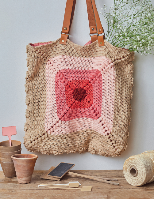 Granny square au crochet : découvrez 3 idées de créations inspirantes