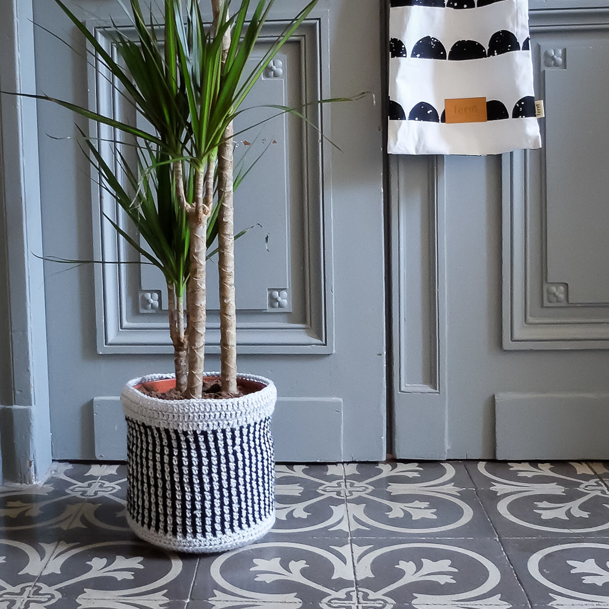 Cache pot à rayures